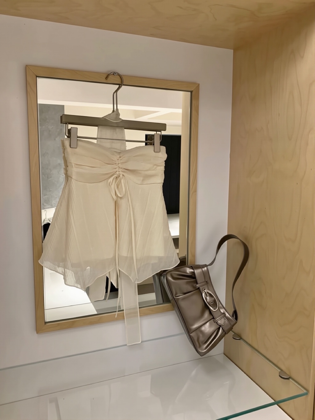 Áo Cúp Nguc Rúm Trước Dây Cổ Rời Chất Tơ Nhăn Xinh Almira Store ...