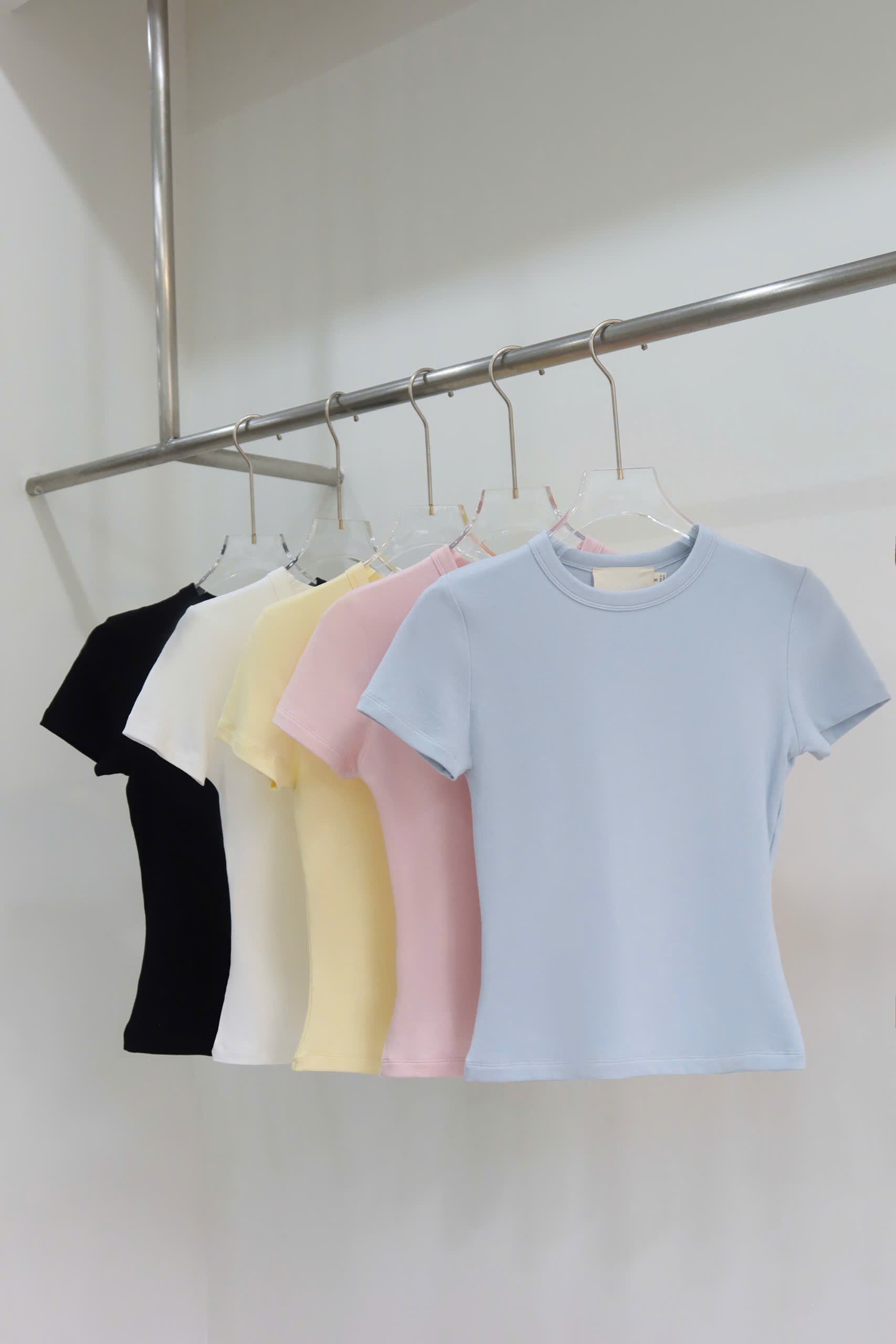 COSHE SOLID TEE - Áo thun trơn cổ tròn co giãn 4 chiều, dáng ôm mềm mịn ...