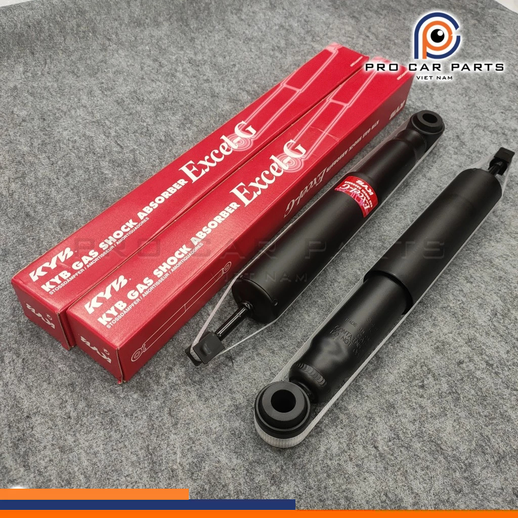 [GIÁ 1 CẶP] Phuộc Sau Innova 2006-2016 Thương hiệu KYB 349016 Giảm xóc ...