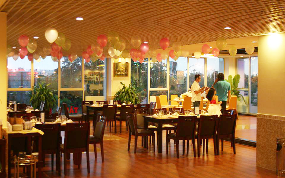 Blue Sky Restaurant - Bầu Trời Xanh ở Quận Tân Bình, TP. HCM | Foody.vn