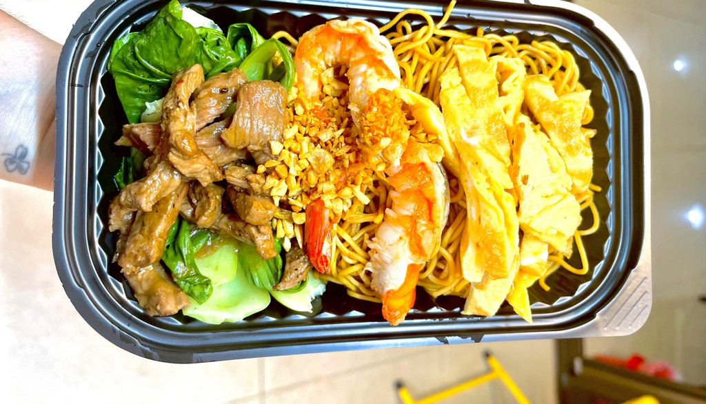Mì Trộn Sốt Dầu Hào & Bò Kho Thố - Tiệm Nhà Cô Thanh ở Quận 4, TP. HCM ...