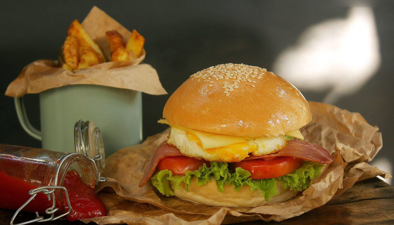 Burger Viet - Bánh Mì, Mỳ Ý & Gà Rán - Trần Quốc Toản ở Thành Phố Biên ...