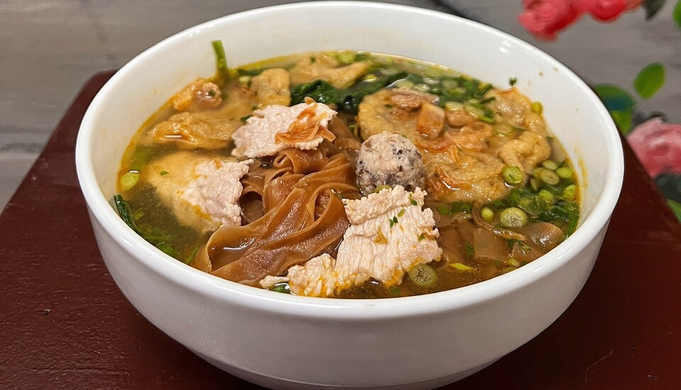 Quán Hải Gù - Bún Cá Biển, Bánh Đa Cua & Gà Tần Lon - Hoàng Ngọc Phách ...