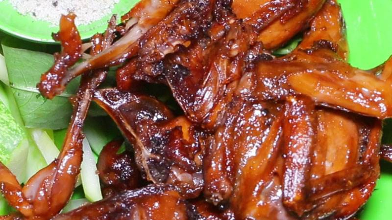 Chị Ngân - Cá Viên Chiên Nước Mắm & Cút Chiên Bơ - Bùi Văn Ba ở Quận 7 ...