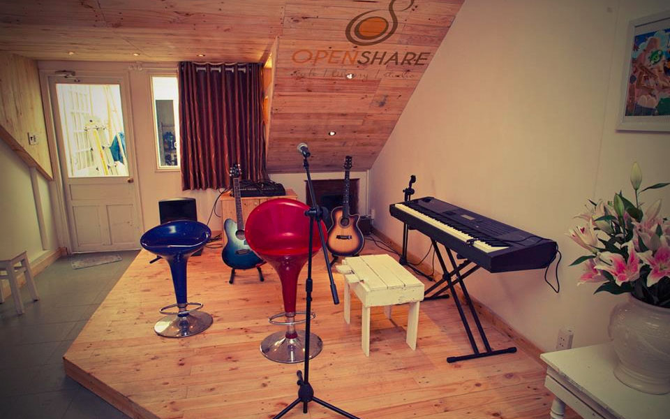 Open Share Cafe - Không Gian Trẻ Trung, Xinh Xắn ở Quận Phú Nhuận, TP ...