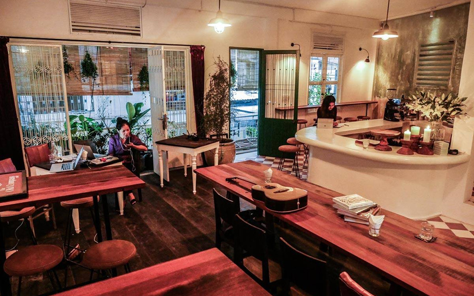 The Old Compass Cafe ở Quận 1, TP. HCM | Foody.vn
