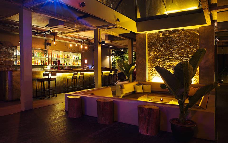 Savage Lounge ở Quận Tây Hồ, Hà Nội | Foody.vn