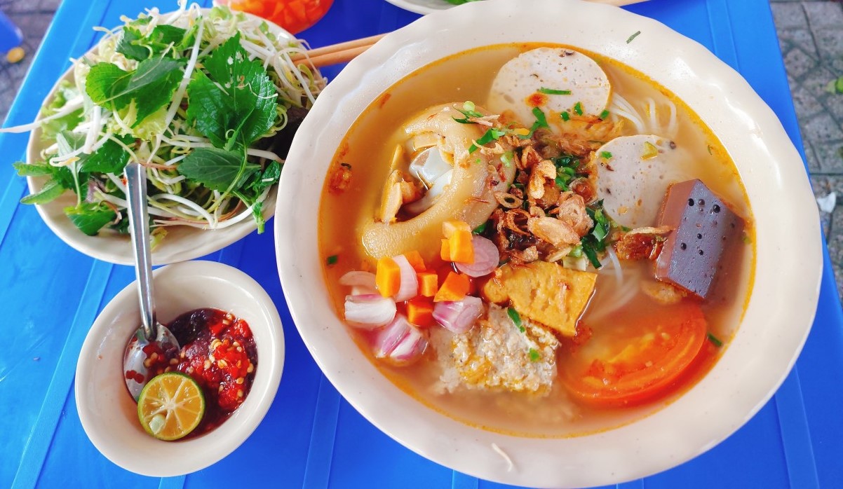 Bún Riêu Sài Gòn - Súp Cua, Gỏi Cuốn & Nui - 188 Trần Nhân Tông ở Quận ...
